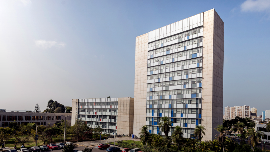 Escuela de Gobierno y Políticas Públicas - PUCP