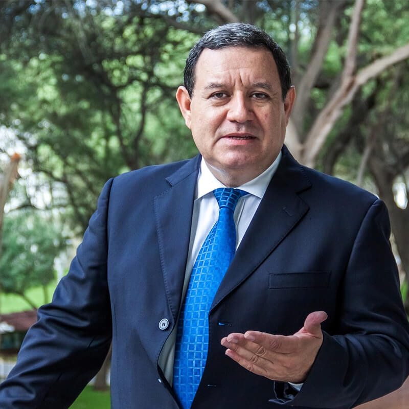 Juan Carlos Fahsbender Cespedes - Escuela de Gobierno y Políticas Públicas